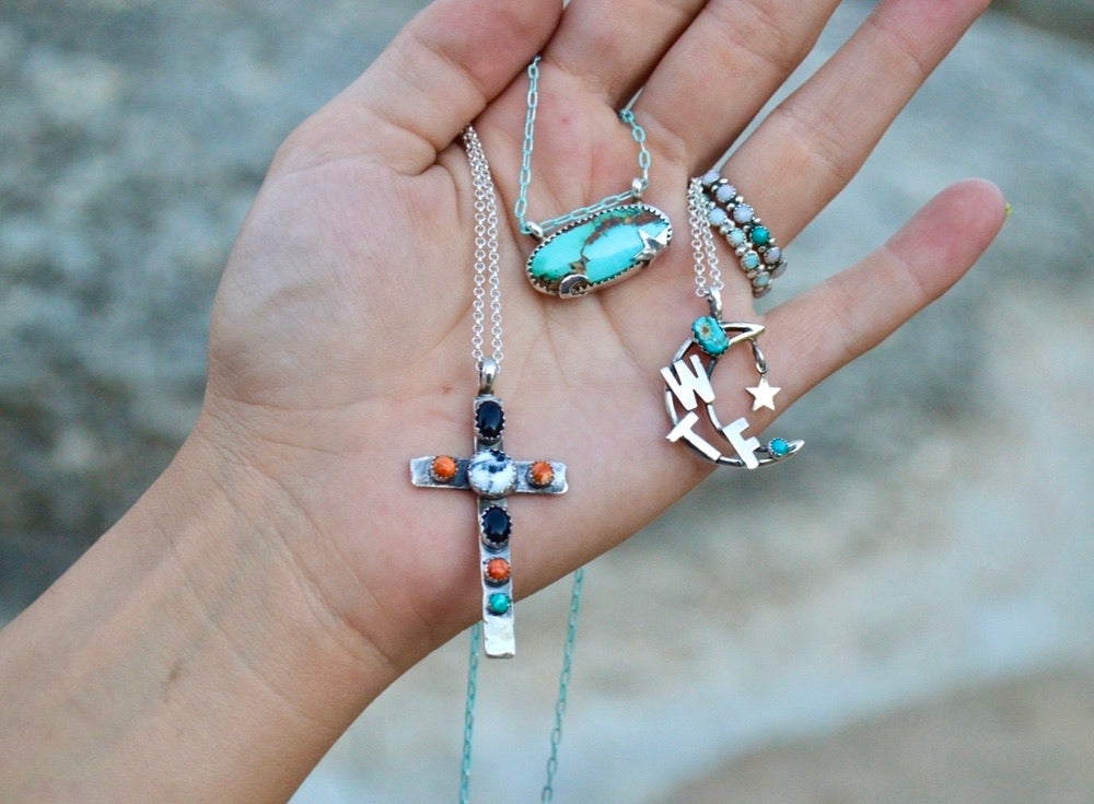 Multi Stone Cross – Mud Lowery